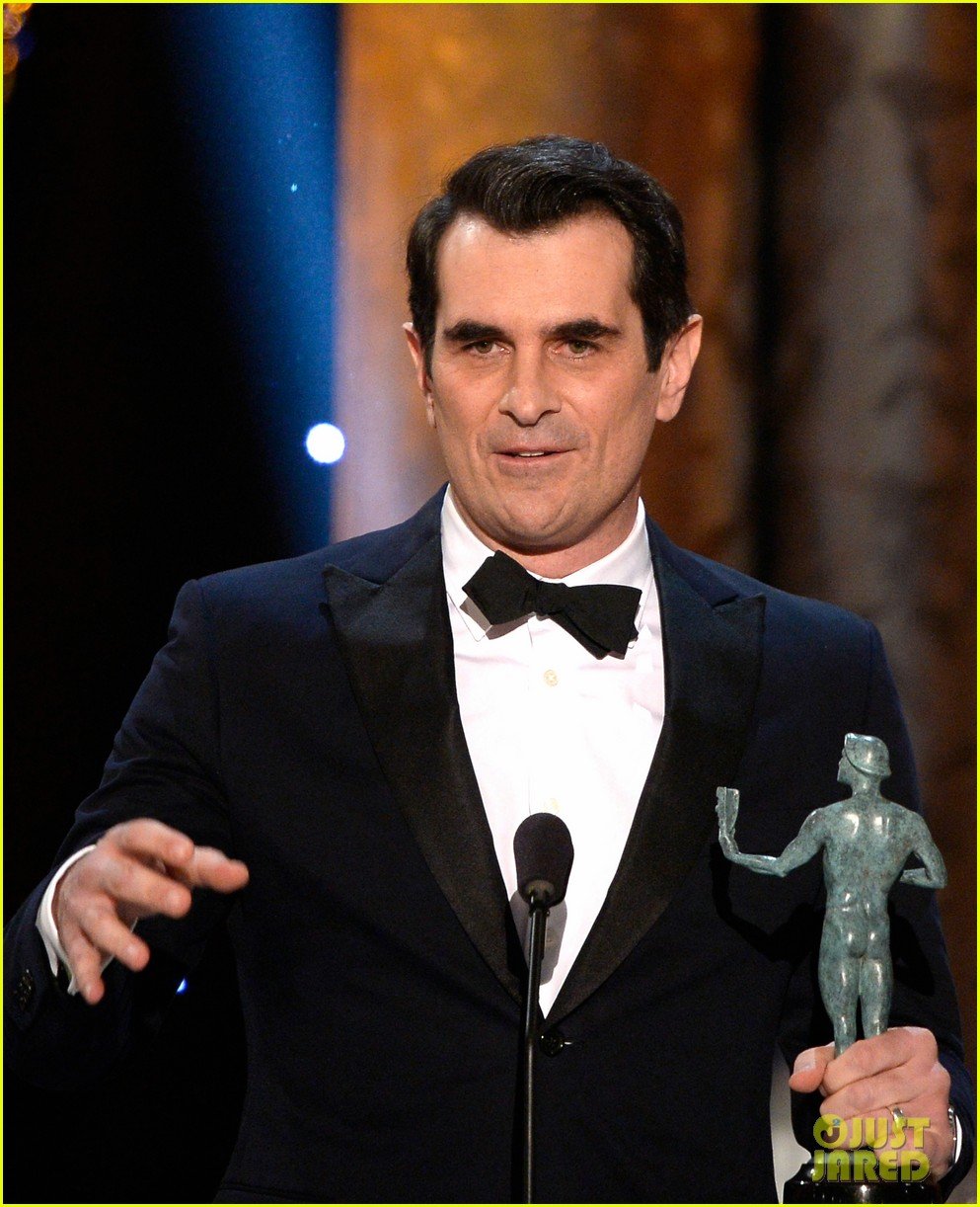 Ty Burrell & Jesse Tyler Ferguson - SAG Awards 2014: Photo 3034981 | Ed ...