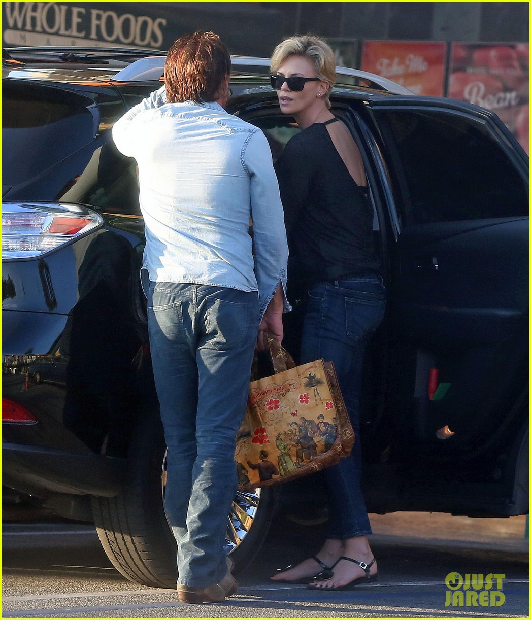 Sean Penn Makes Funny Faces for Charlize Theron's Son!: Photo 3038618 ...