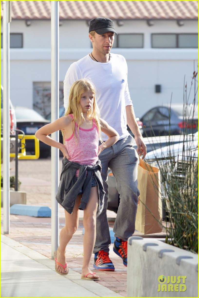 Chris Martin: Father-Daughter Day with Apple!: Photo 3040625 | Apple ...