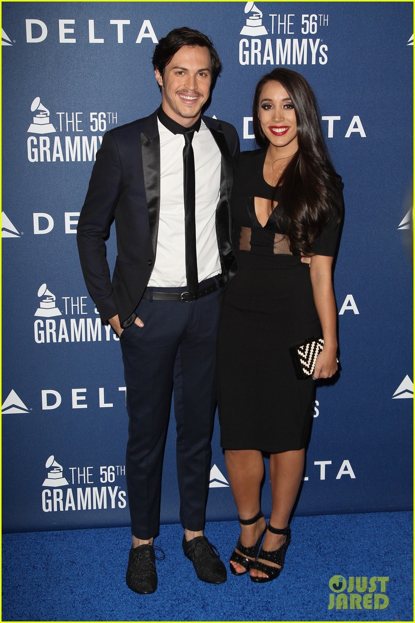 Kaley Cuoco & Ryan Sweeting: Delta Airlines Pre-Grammy Party: Photo ...