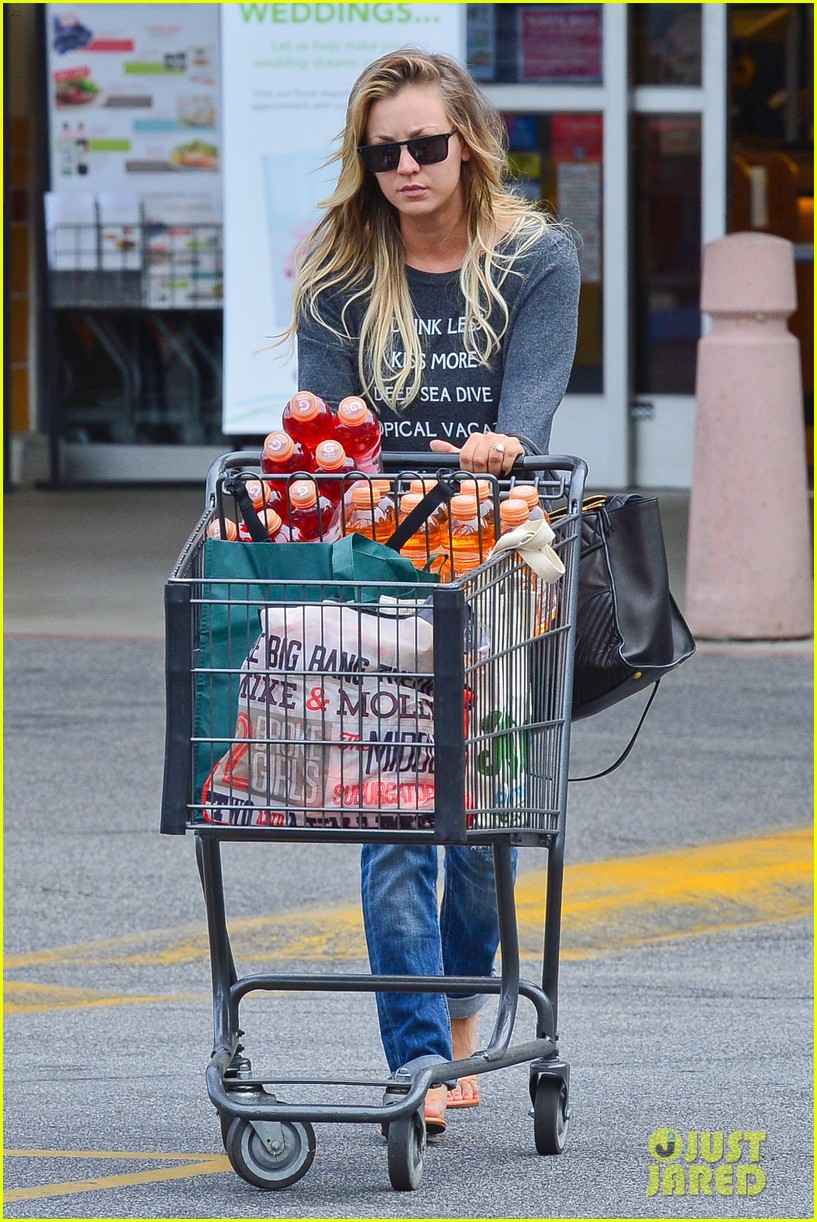 Kaley Cuoco: Drink Less, Kiss More!: Photo 3036826 | Kaley Cuoco Photos ...