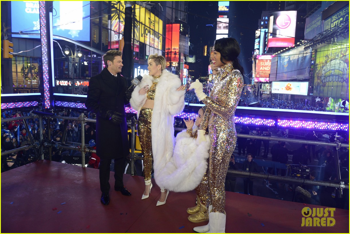 Miley Cyrus: New Year's Eve 2014 Performance - WATCH NOW!: Photo ...