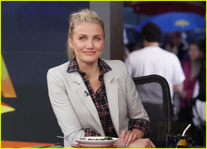 Cameron Diaz & Lena Dunham Meet at 'Good Morning America': Photo ...