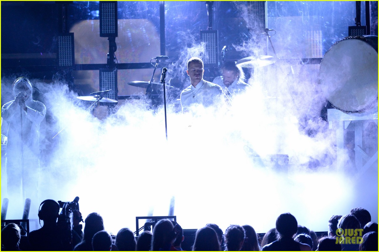 Imagine Dragons Performs 'Radioactive' with Kendrick Lamar at Grammys ...