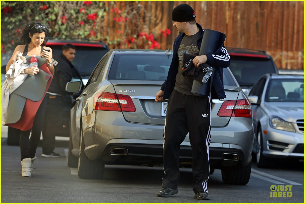 Colin Farrell Starts New Year with Yoga Session!: Photo 3022319 | Colin ...