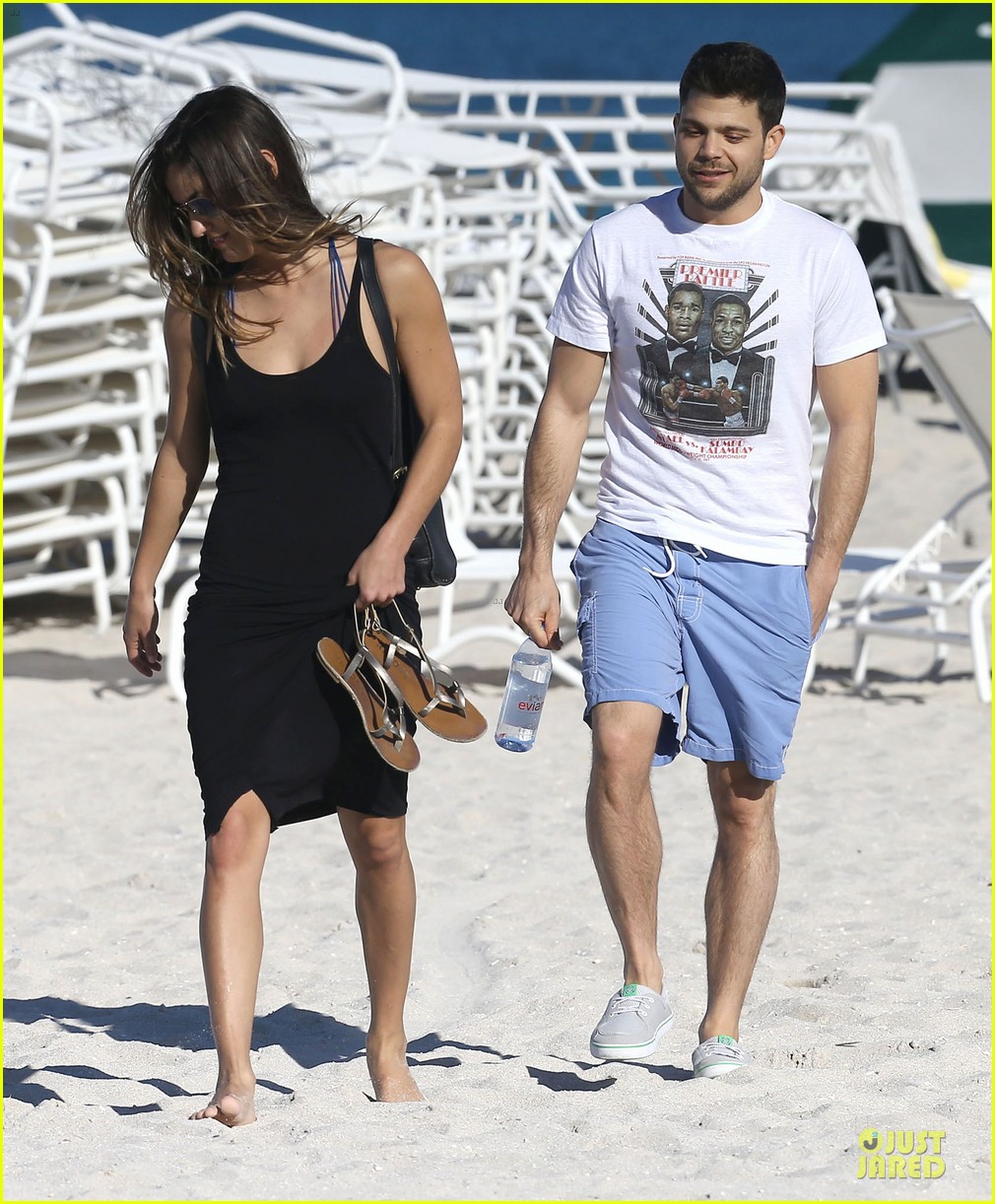Jerry Ferrara: Shirtless Miami Beach Lounging with Girlfriend!: Photo ...