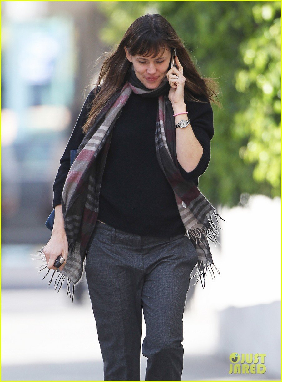 Jennifer Garner Looks Fresh Faced After Long Holiday Break!: Photo ...