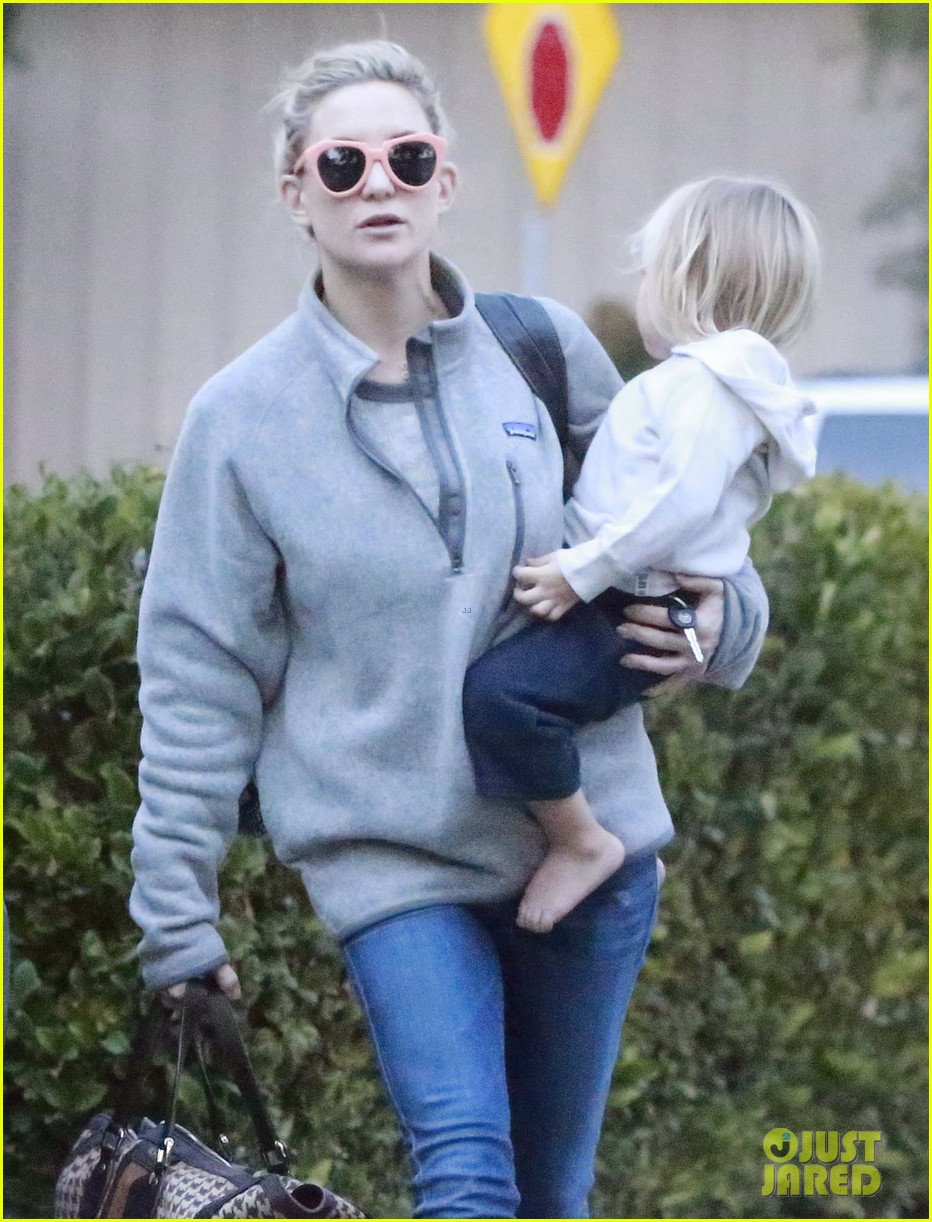 Kate Hudson: Family Day at Brother Oliver's House!: Photo 3022977 ...