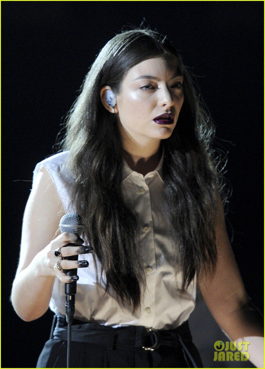 Lorde Performs 'Royals' at Grammys 2014 (VIDEO): Photo 3041207 | Pictures | Just Jared