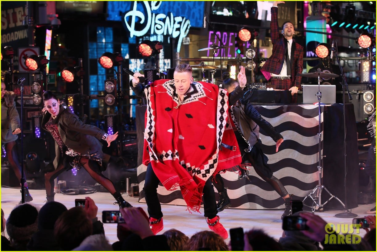 Macklemore & Ryan Lewis: New Year's Eve 2014 Performance - Watch Now ...
