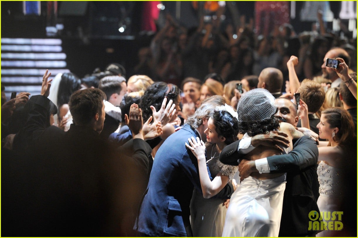Macklemore & Ryan Lewis: 'Same Love' at Grammys 2014! (VIDEO): Photo ...