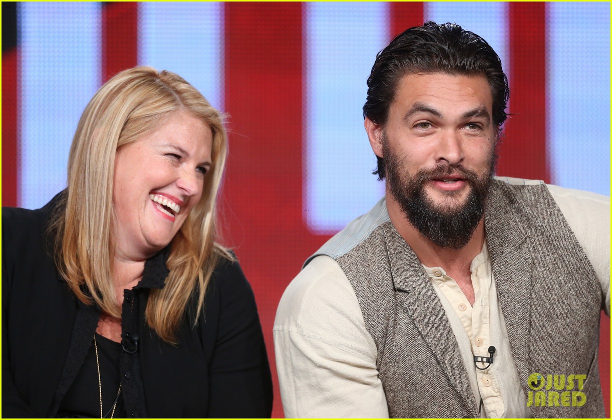 Jason Momoa Photobombs 'Red Road' Cast at TCA Panel!: Photo 3028317 ...