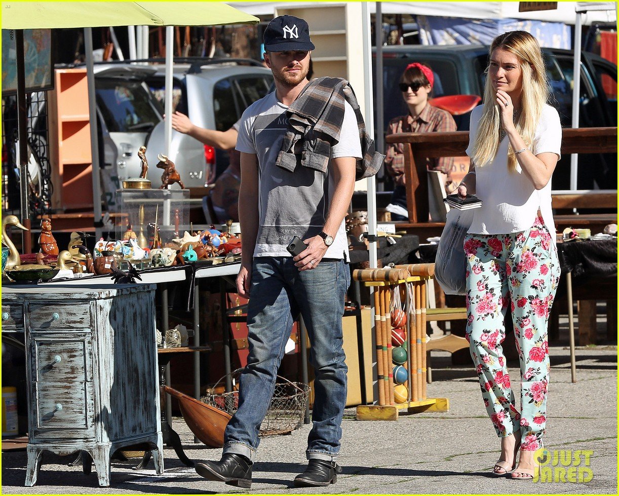 Aaron Paul & Wife Lauren Kiss & Cuddle at the Flea Market: Photo ...