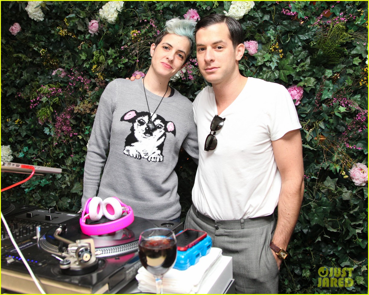 Nicole Richie & Rashida Jones: Charlotte Ronson's Vogue Eyewear Launch ...