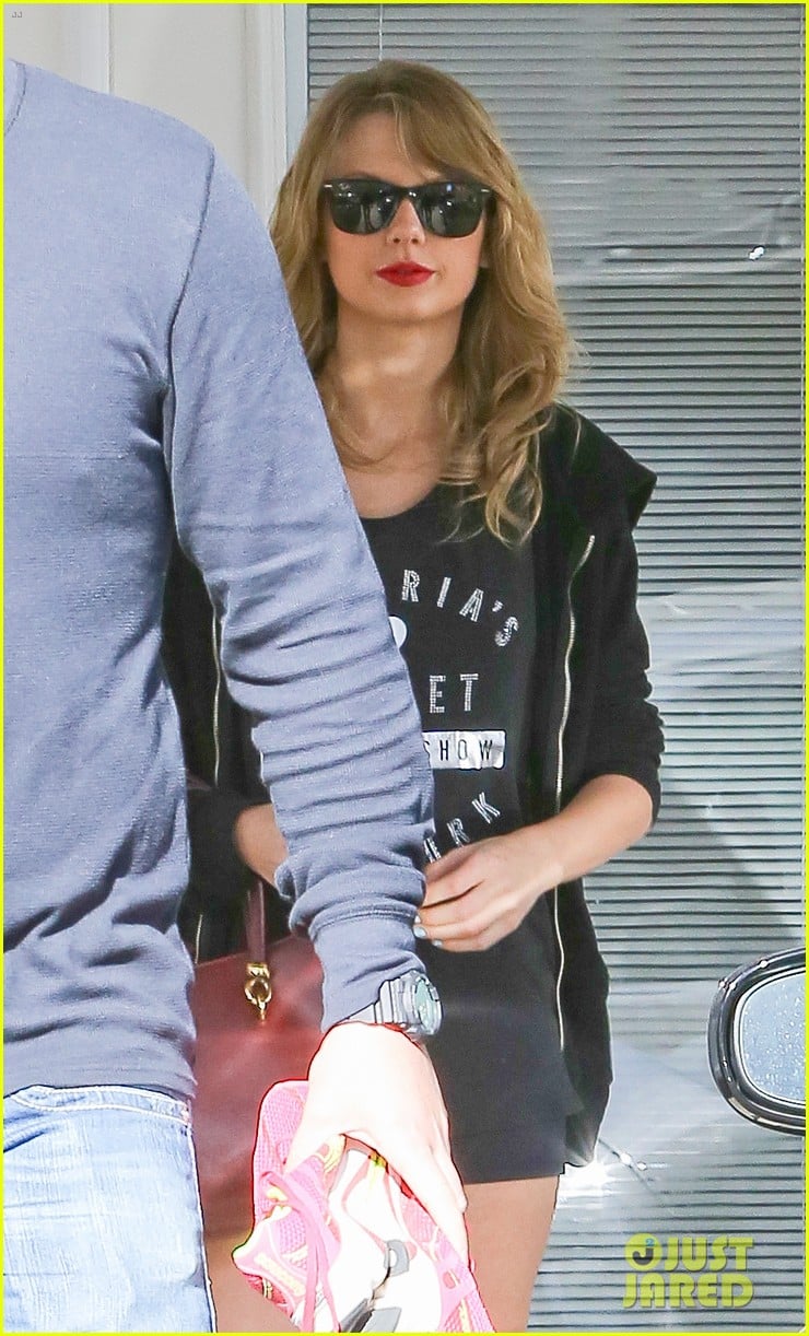 Taylor Swift Shows Her Victoria's Secret Pride at the Gym!: Photo ...