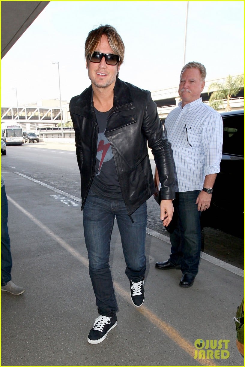 Keith Urban's 'Cop Car' Video Premiere - Watch Now!: Photo 3042845 ...