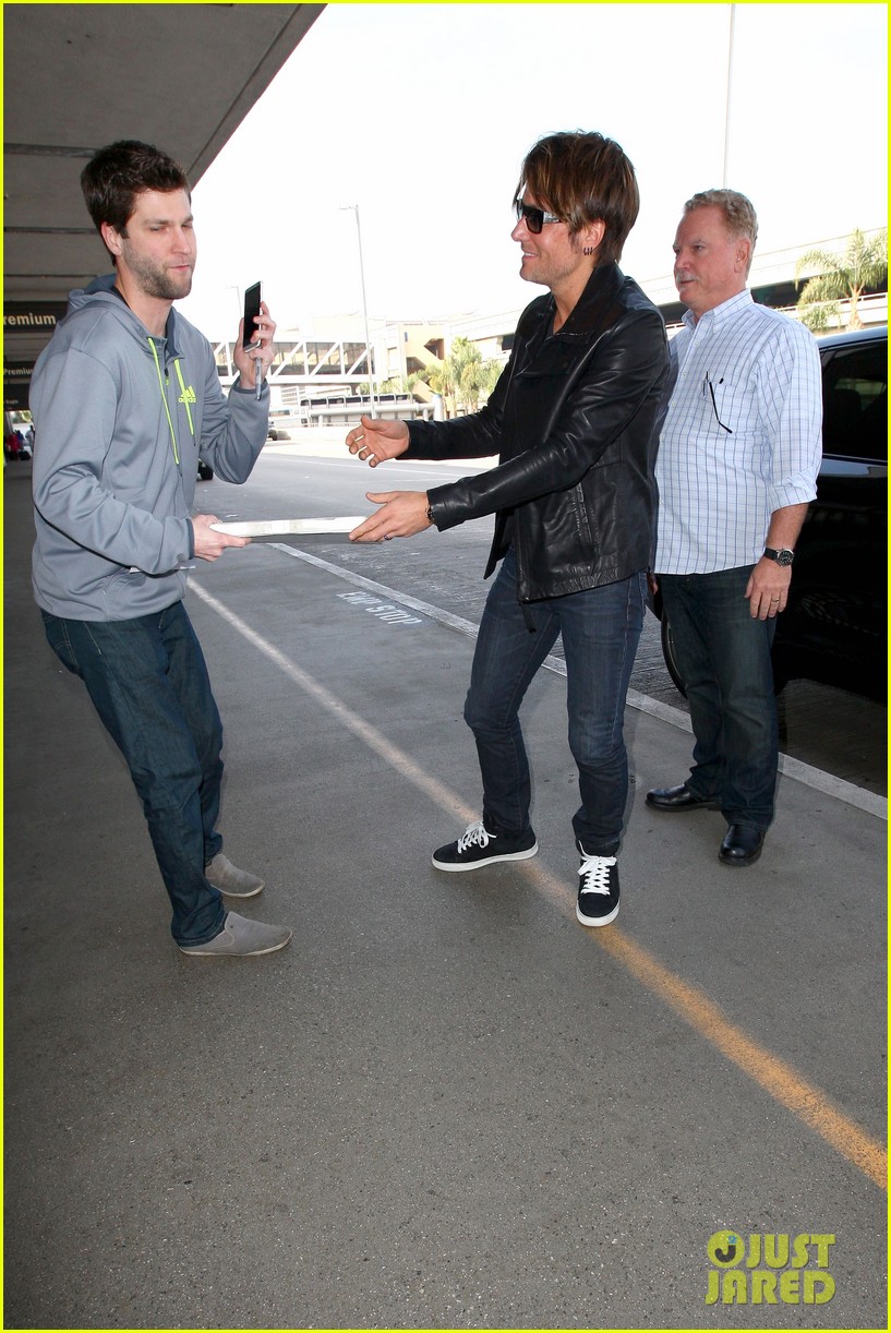 Keith Urban's 'Cop Car' Video Premiere - Watch Now!: Photo 3042849 ...