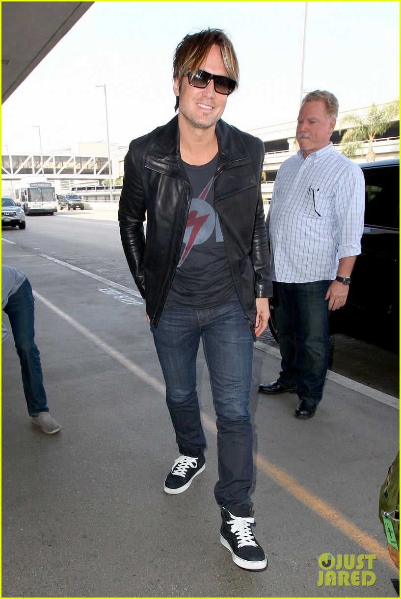 Keith Urban's 'Cop Car' Video Premiere - Watch Now!: Photo 3042853 ...