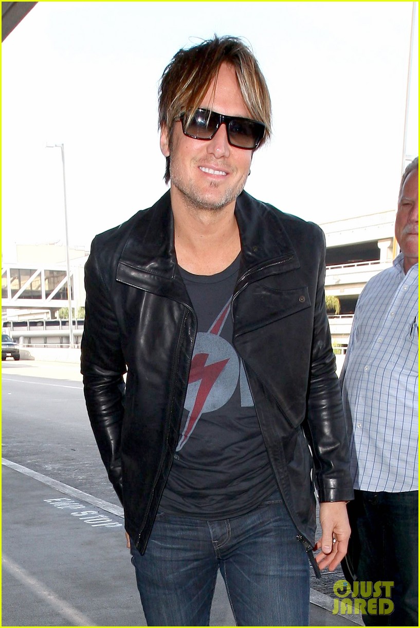 Keith Urban's 'Cop Car' Video Premiere - Watch Now!: Photo 3042855 ...