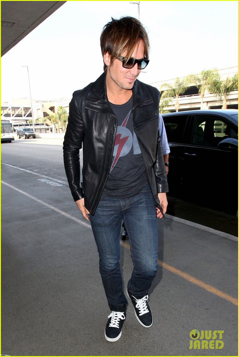 Keith Urban's 'Cop Car' Video Premiere - Watch Now!: Photo 3042856 ...