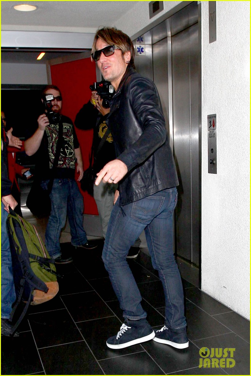 Keith Urban's 'Cop Car' Video Premiere - Watch Now!: Photo 3042862 ...