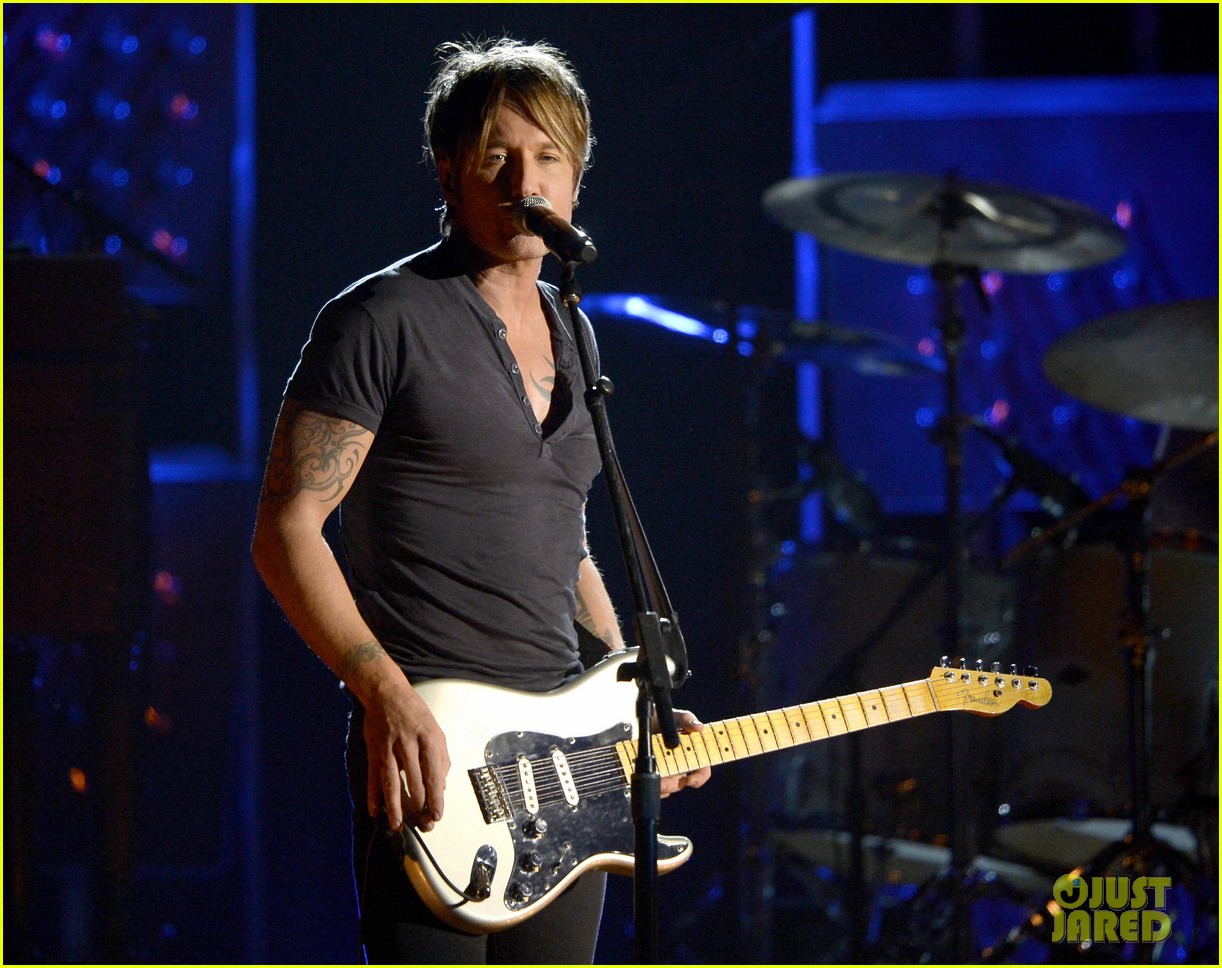 Keith Urban Performs 'Cop Car' at Grammys 2014! (VIDEO): Photo 3041317 ...