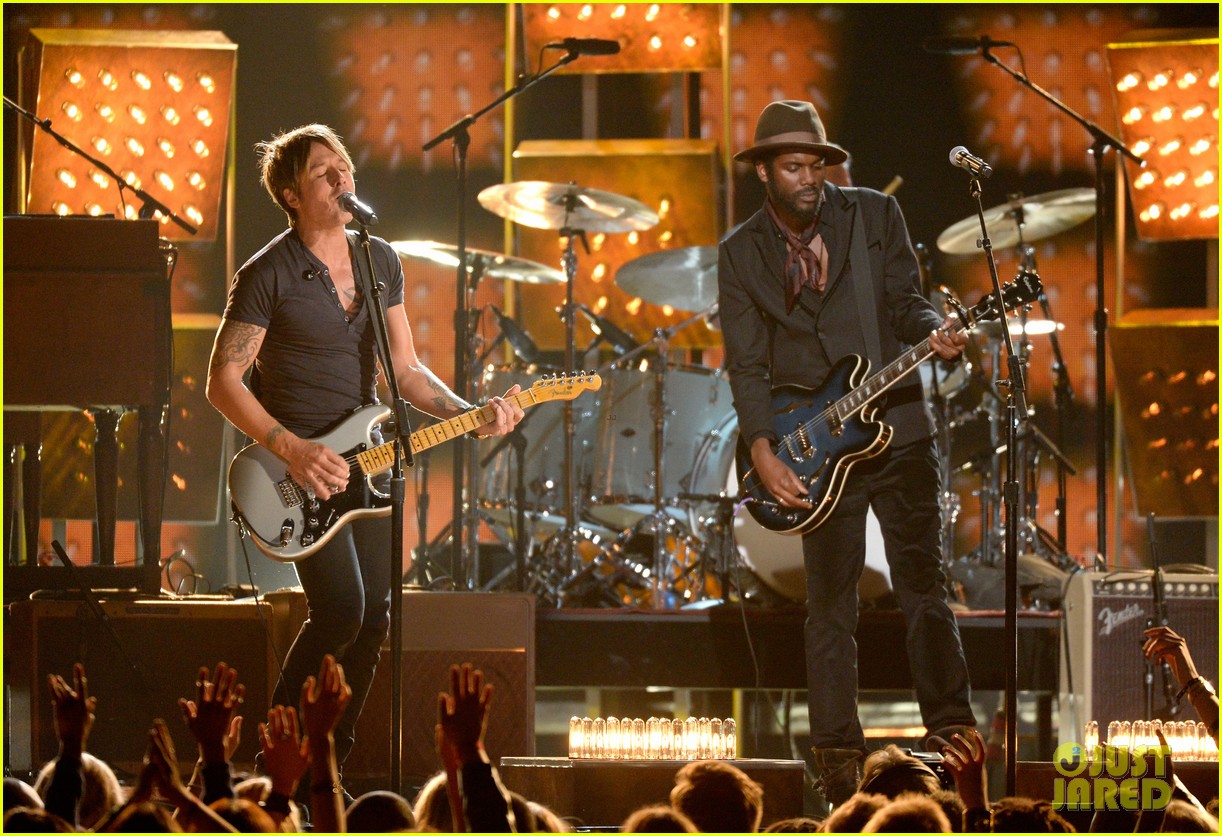 Keith Urban Performs 'Cop Car' at Grammys 2014! (VIDEO): Photo 3041323 ...