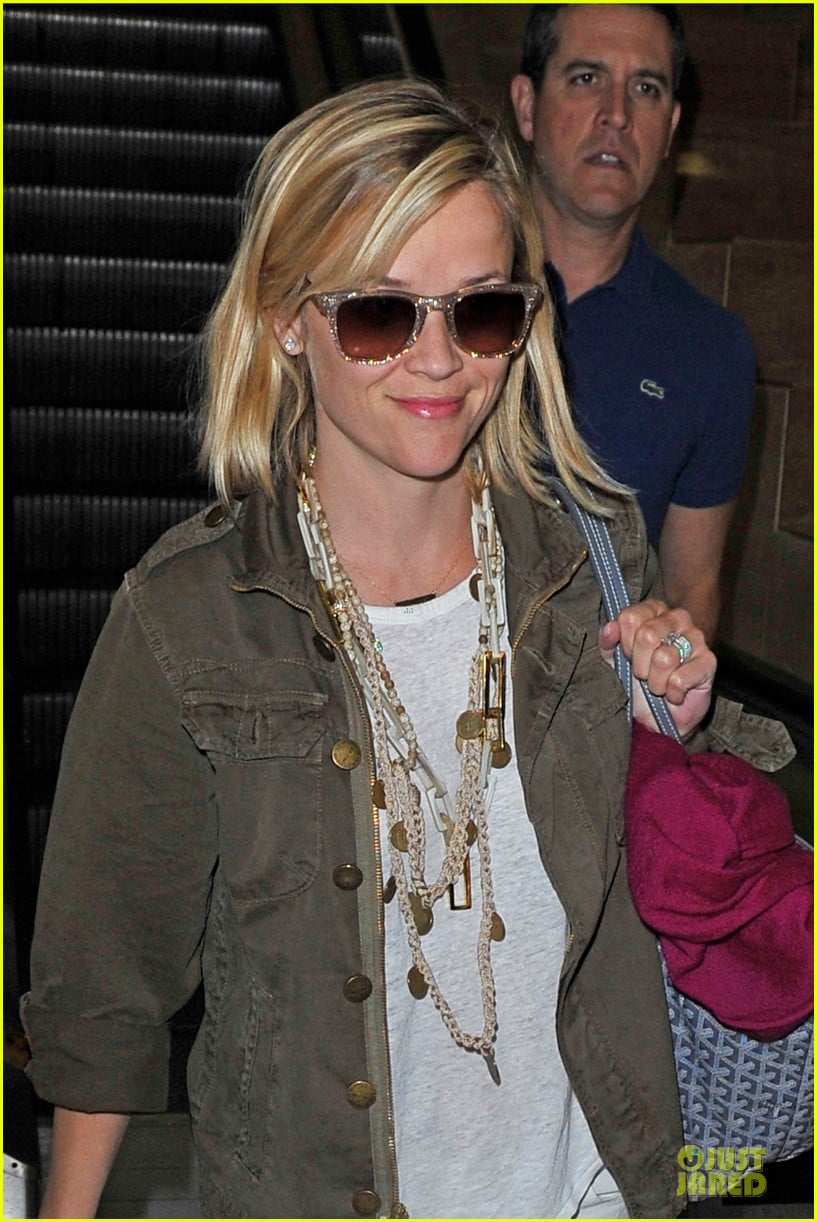Reese Witherspoon: LAX Arrival After Justin Bartha's Wedding!: Photo ...