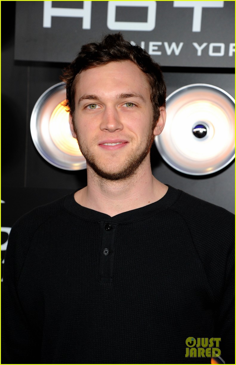 Kevin Bacon & Josh Lucas Party at Bud Light Hotel Over Super Bowl ...