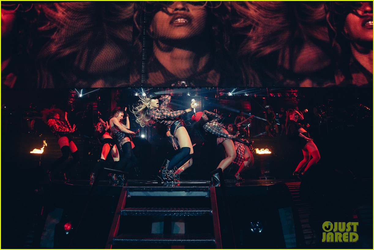 Beyonce Performed 'Yonce' Live & Our Week Has Officially Been Made ...