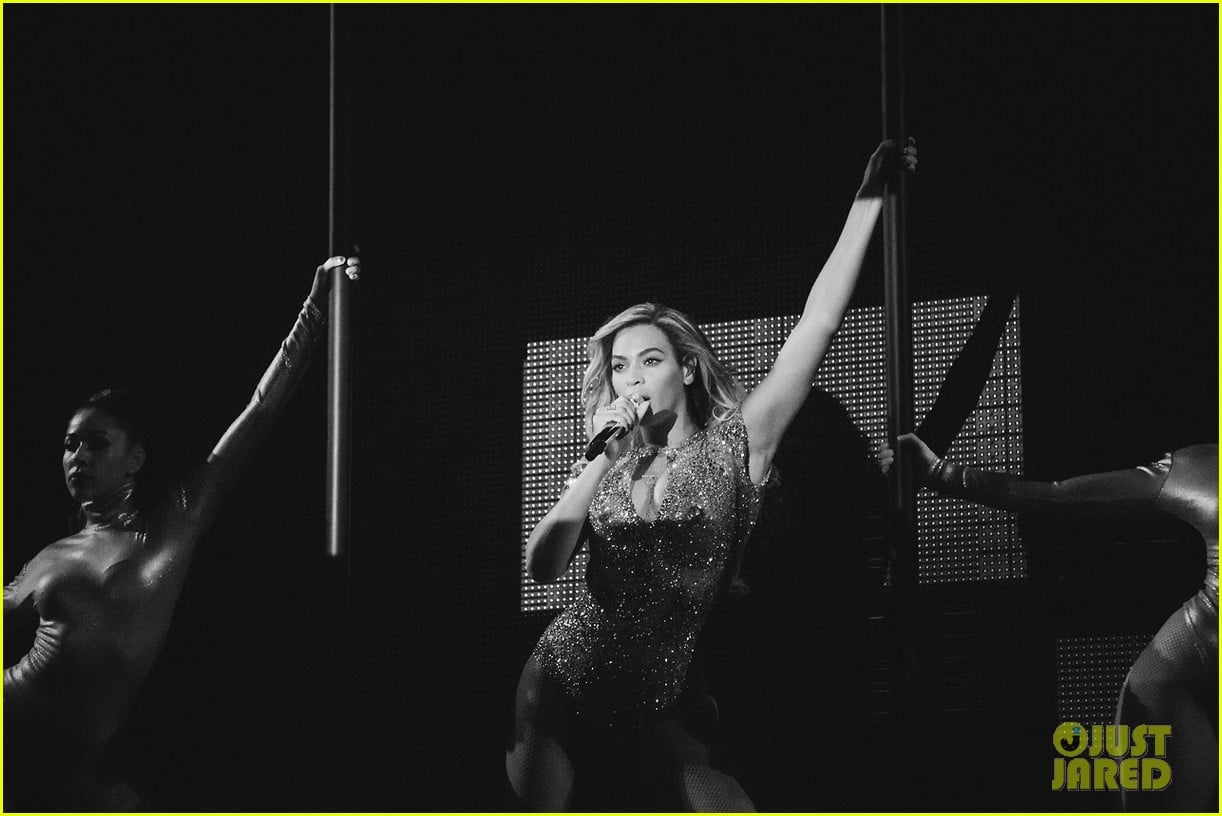 Beyonce Performed 'Yonce' Live & Our Week Has Officially Been Made - Watch Now!: Photo 3059716 ...