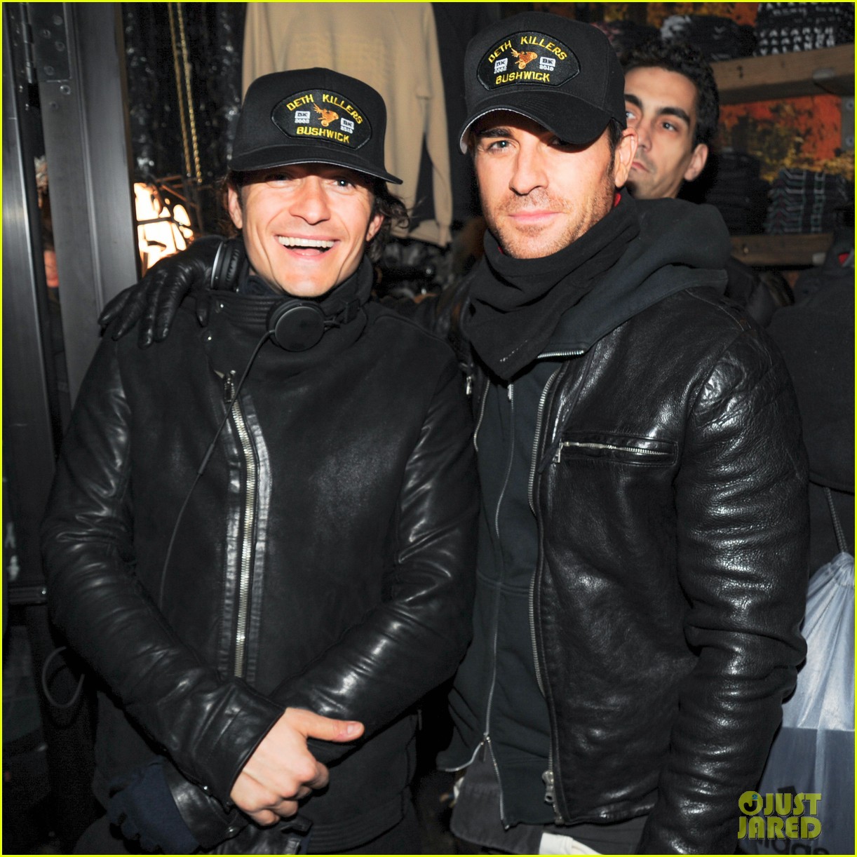 Orlando Bloom Pops a Wheelie, Meets Up with Justin Theroux at Deth ...