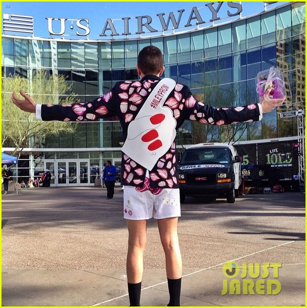 Miley Cyrus Sings 'Adore You' to Prom Date Matt Peterson - Watch Now ...