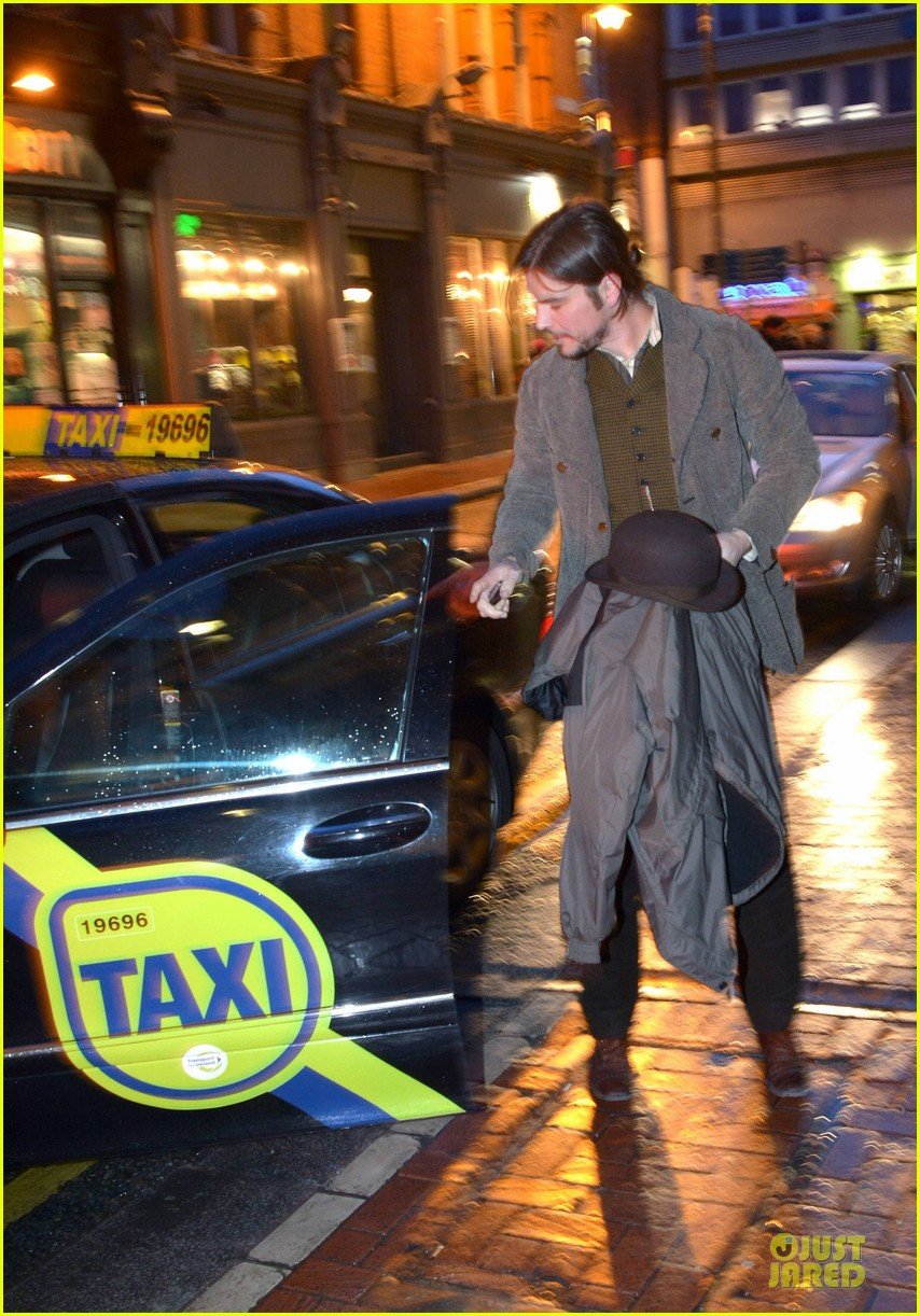 Josh Hartnett Arrives in Full Costume on 'Penny Dreadful' Set!: Photo 3051590 | Josh Hartnett ...