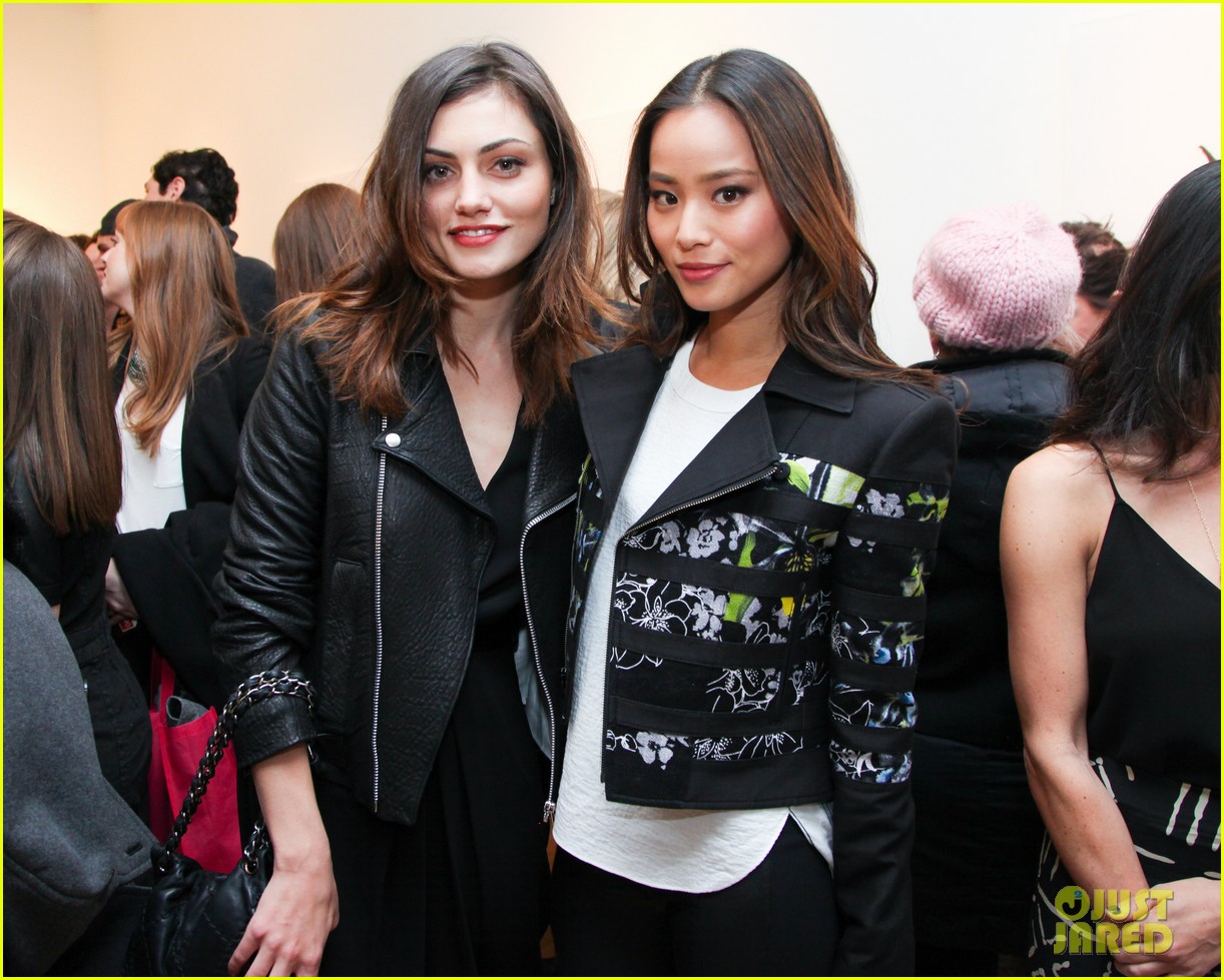 Anna Kendrick & Jamie Chung: Marc Jacobs Pop Up Shop Party!: Photo ...