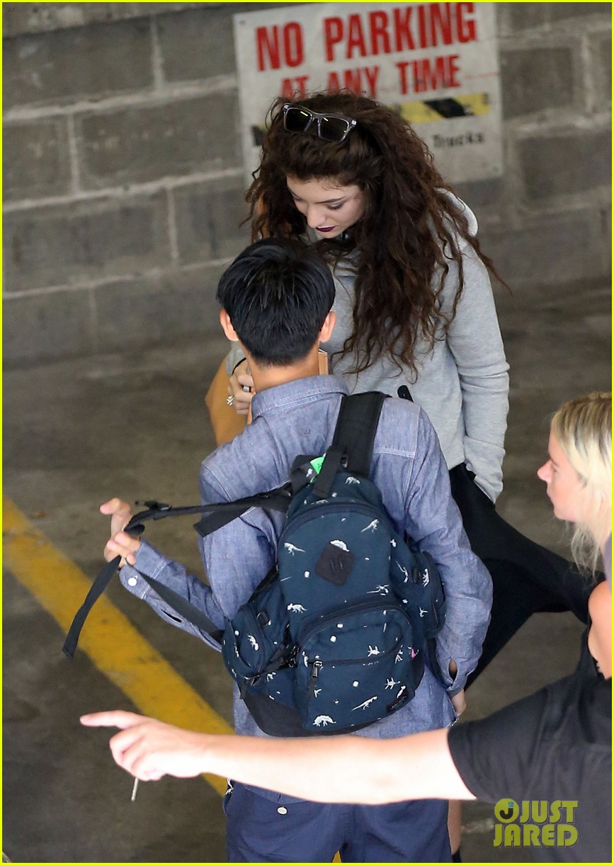 Lorde Takes Boyfriend James Lowe Along for Studio Stop: Photo 3046973 ...