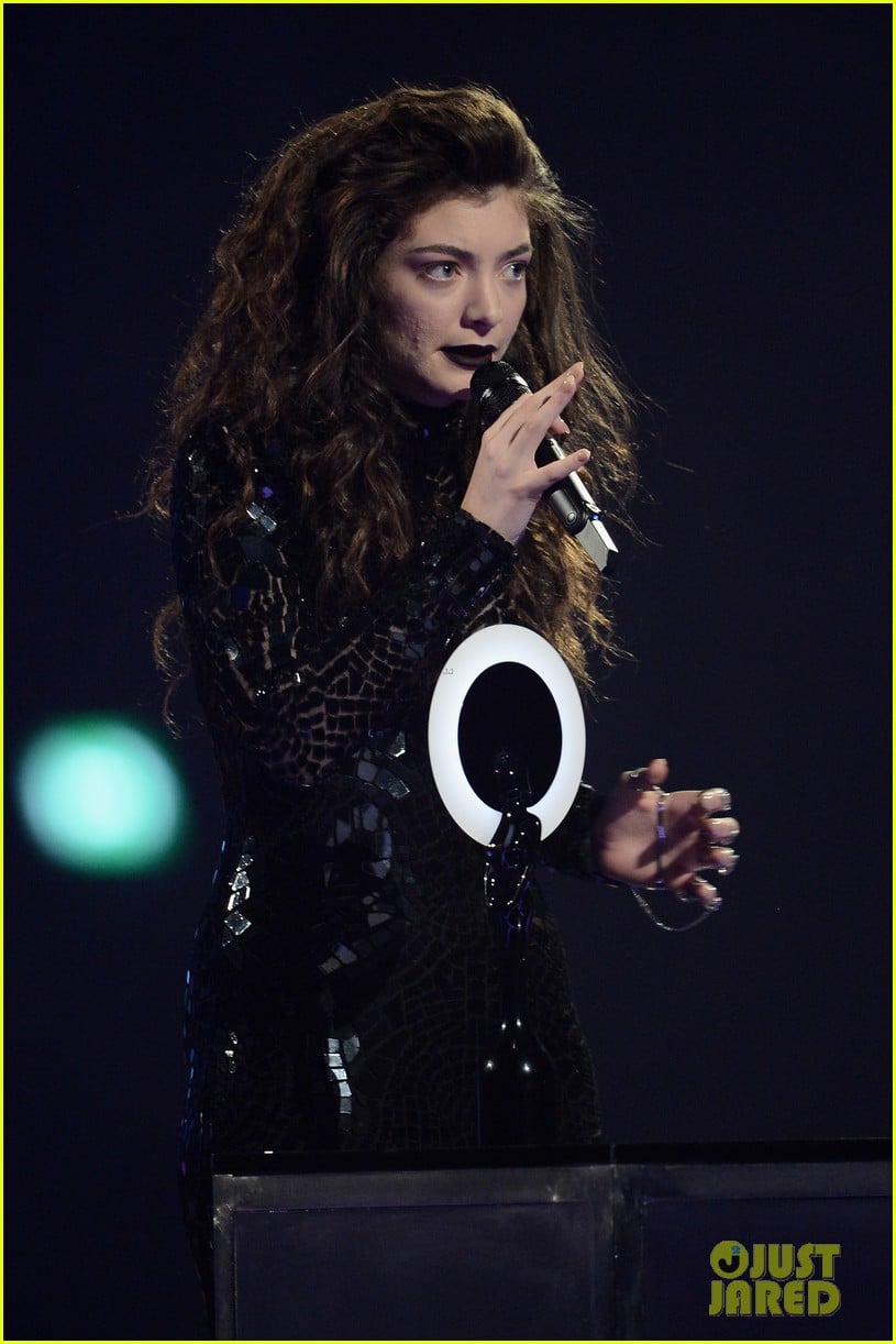 Lorde Performs & Wins at BRIT Awards 2014! (Video): Photo 3056448 ...