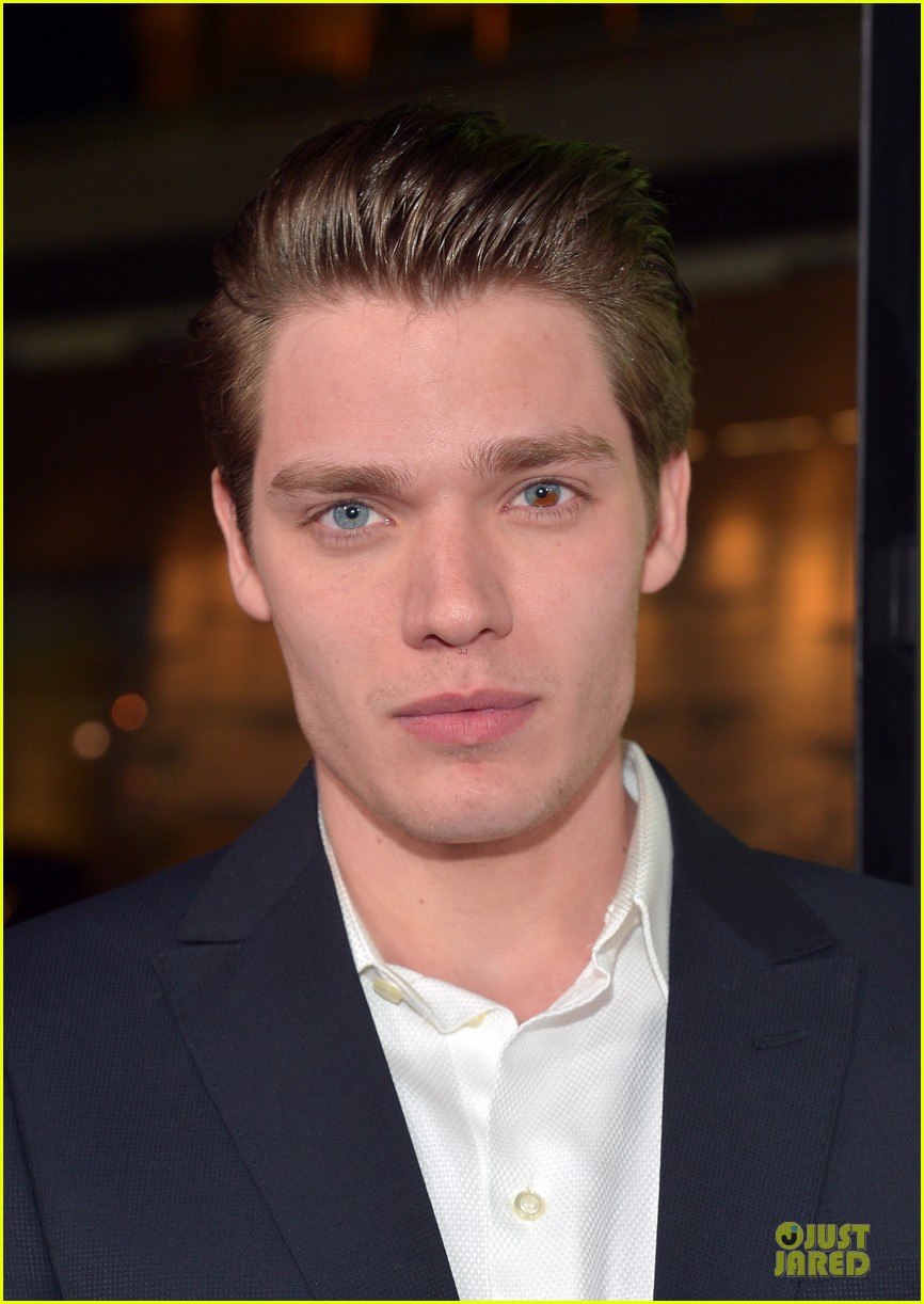 Dominic Sherwood & Cameron Monaghan: 'Vampire Academy' Premiere!: Photo ...