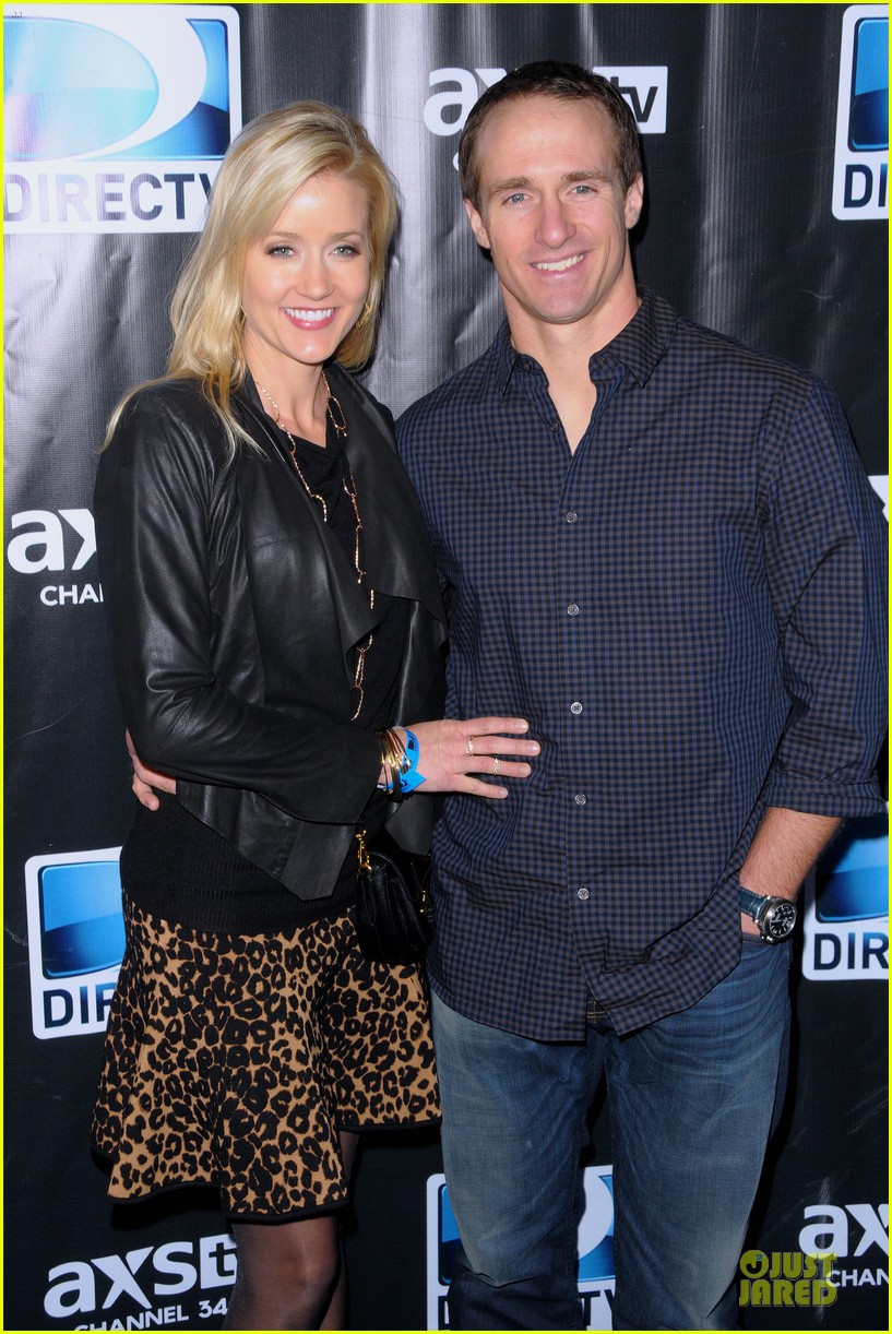 Tim Tebow & Eli Manning: Football Studs at DirecTV Super Bowl Party ...