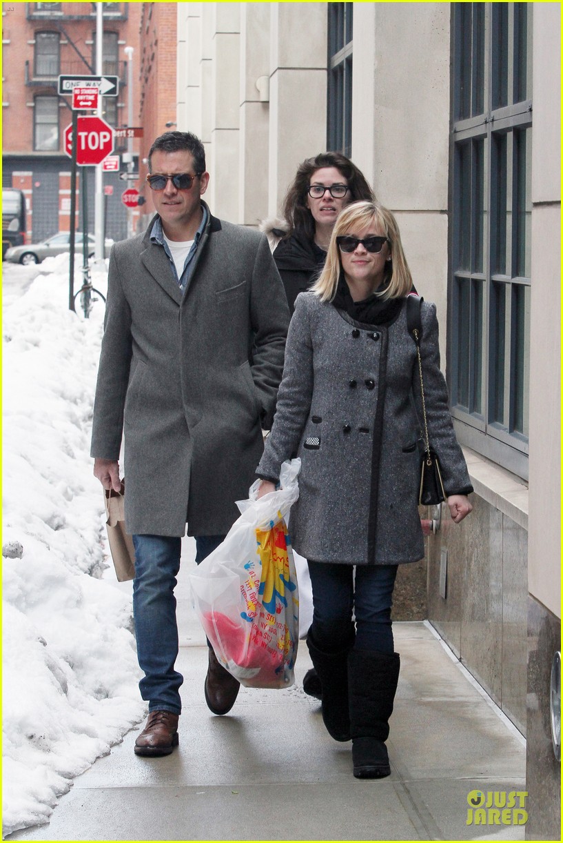Reese Witherspoon & Jim Toth: Matching Couple on Valentine's Day ...