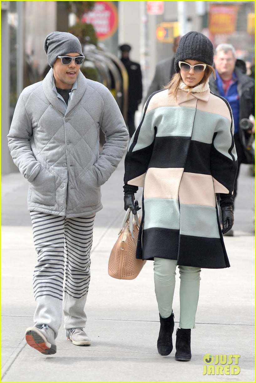 Jessica Alba Steps Out in New York City with Brother Joshua!: Photo ...