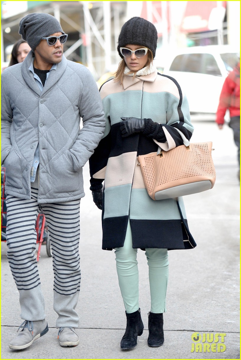 Jessica Alba Steps Out in New York City with Brother Joshua!: Photo ...