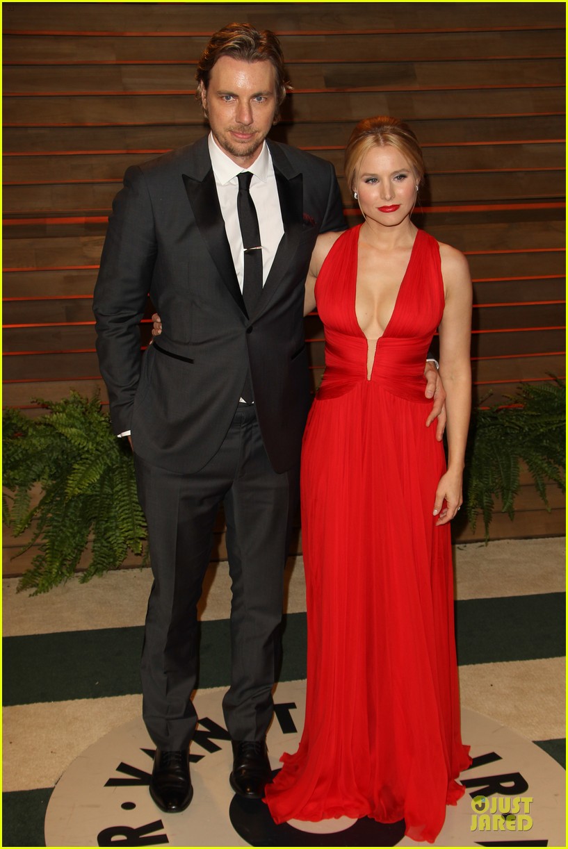 Kristen Bell & Idina Menzel Bring 'Frozen' Joy to Vanity Fair Oscars ...