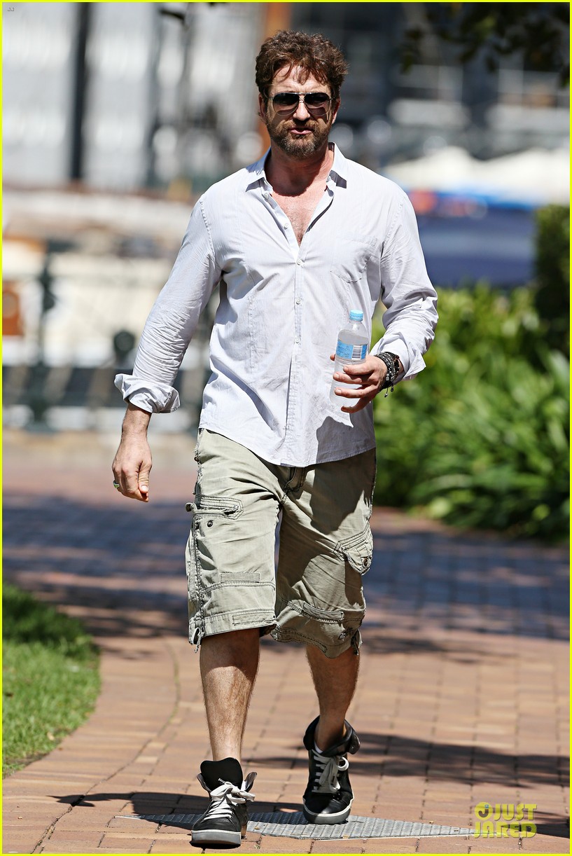 Gerard Butler Crashes a Bachelorette Party in Australia: Photo 3074437 ...