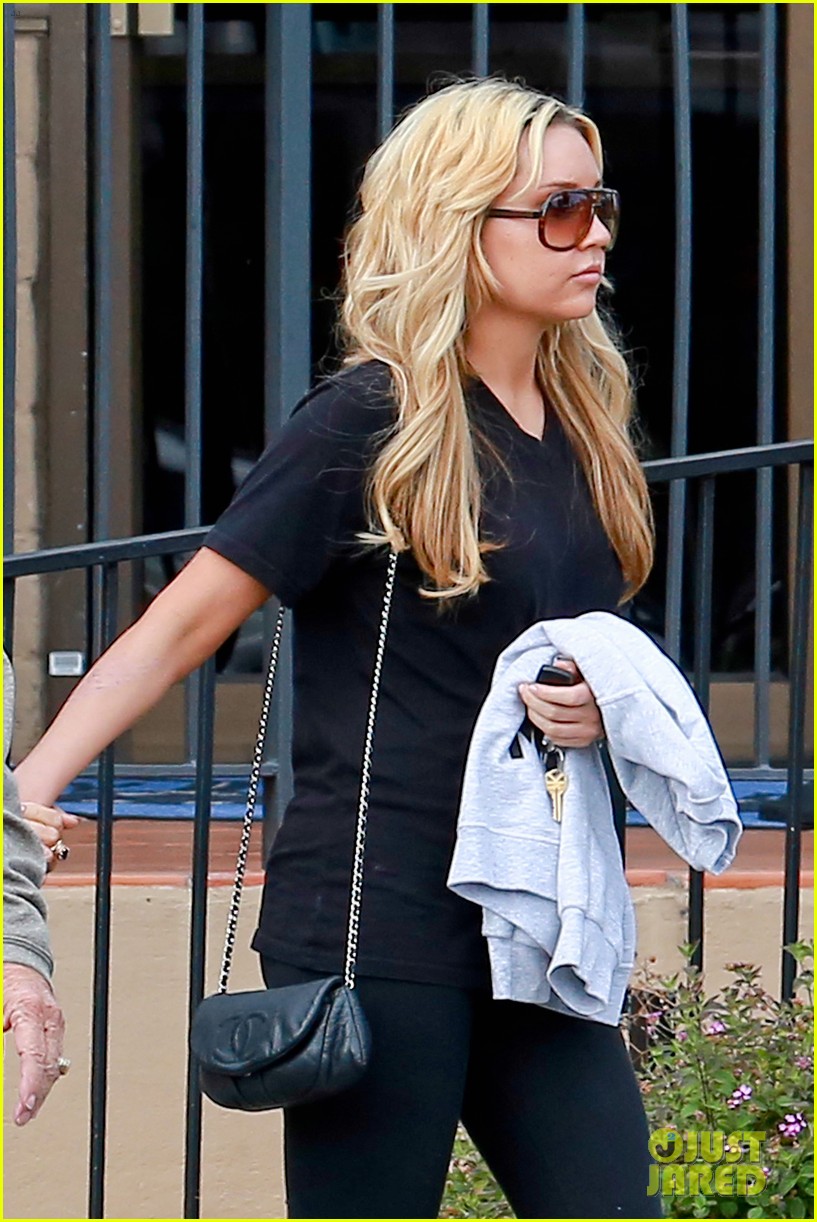 Amanda Bynes Looks Happy with Her Family at the Movies!: Photo 3077545 ...