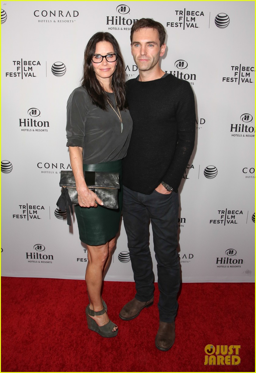 Courteney Cox & Boyfriend Johnny McDaid Hit the Red Carpet for Tribeca ...