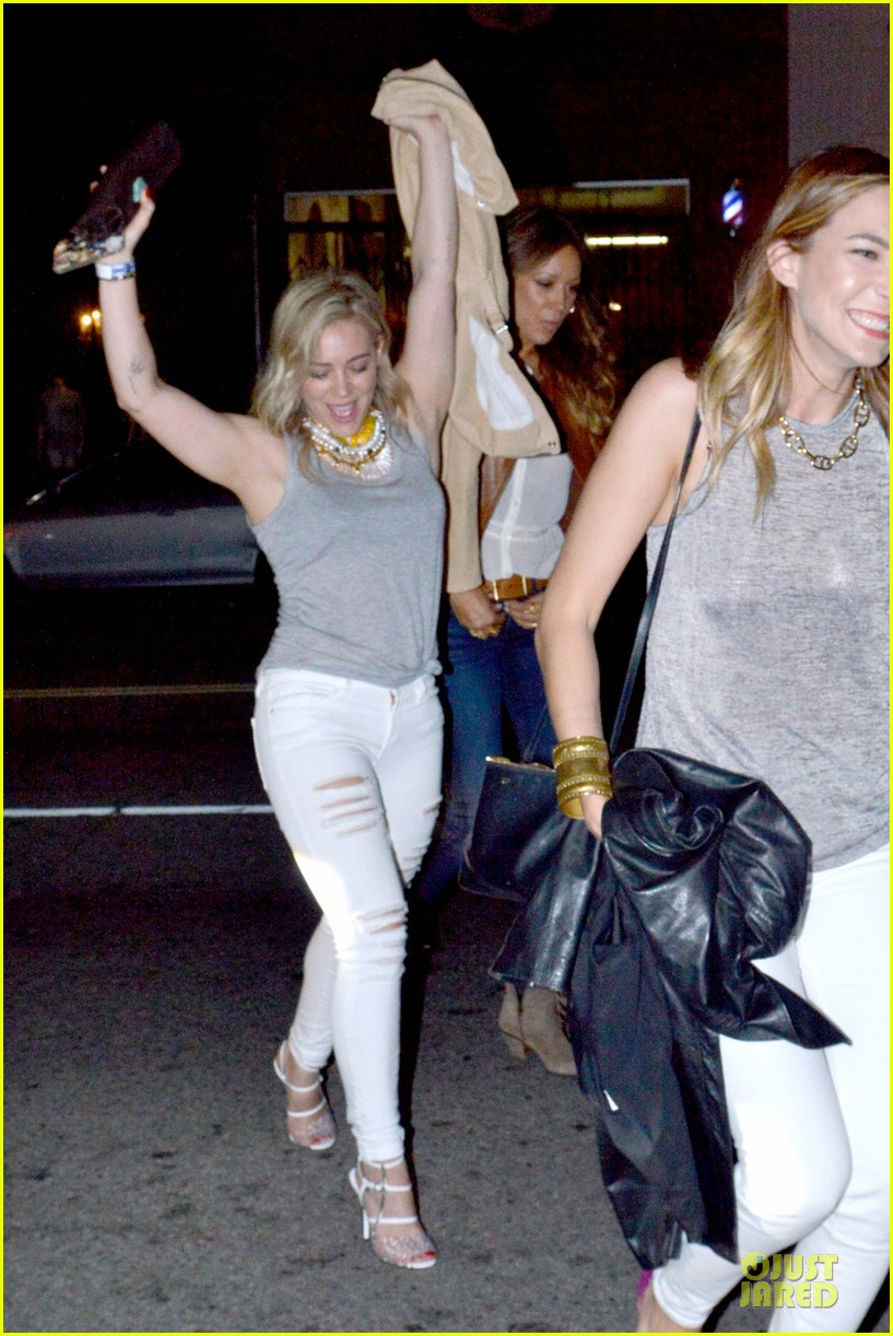 Hilary Duff Lets Loose With Her Gal Pals on Friday Night!: Photo ...