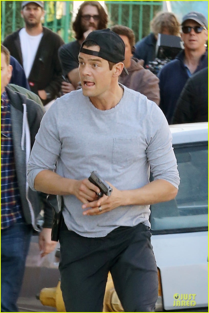 Josh Duhamel Scares the Bad Guys with a Gun for 'Battle Creek'!: Photo ...