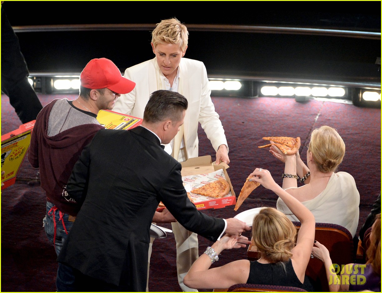 Ellen DeGeneres Serves Pizza to Celebs at Oscars 2014 (Video): Photo ...