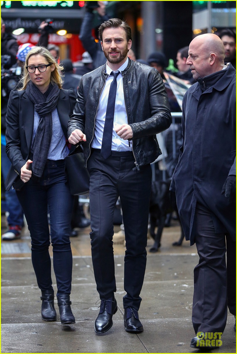 Chris Evans Sets the Record Straight on Retiring Rumors!: Photo 3082576 ...